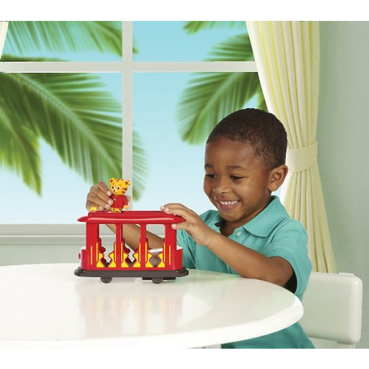 Daniel Tiger's Neighborhood Trolley with Daniel Tiger Figure, Single
