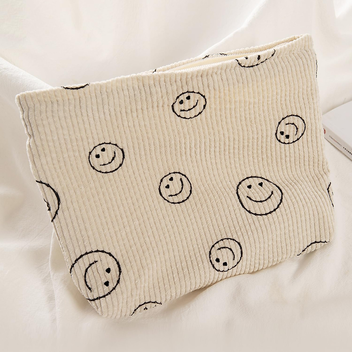 Wudimeitt Cosmetic bag Makeup bag Preppy Cute Corduroy Toiletry bag for women travel essentials (Beige)