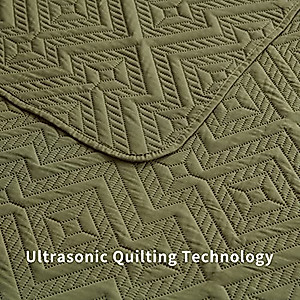 LEAONME Full/Queen Quilt Set 3 Pieces, Lightweight Olive Green Bedspread-90''x98'', Soft Microfiber Summer Quilt/Coverlet, Luxurious Warm Bedding Sets for All Seasons (Includes 1 Quilt, 2 Shams)