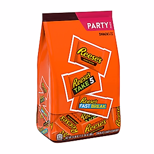 REESE'S Chocolate Peanut Butter Assortment Snack Size, Individually Wrapped Candy Bulk Party Pack, 32.06 oz