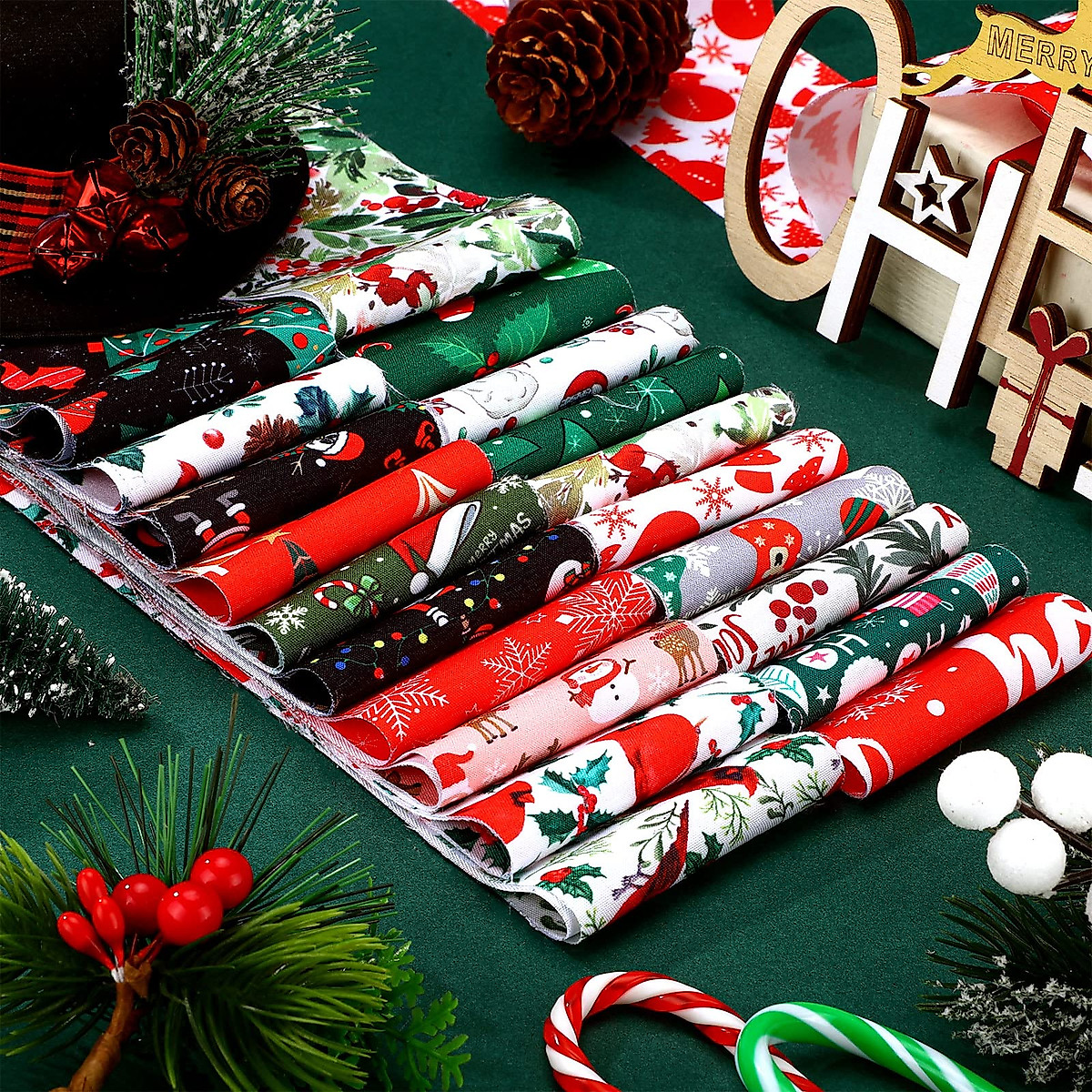 40 Pcs Christmas Jelly Cotton Fabric Patchwork Roll, 2.55 Inch Xmas Jelly Fabric Strips, Pre-Cut Jelly Fabric Patchwork Cotton Fabric for Quilting and Sewing DIY Crafts (Vivid Style)