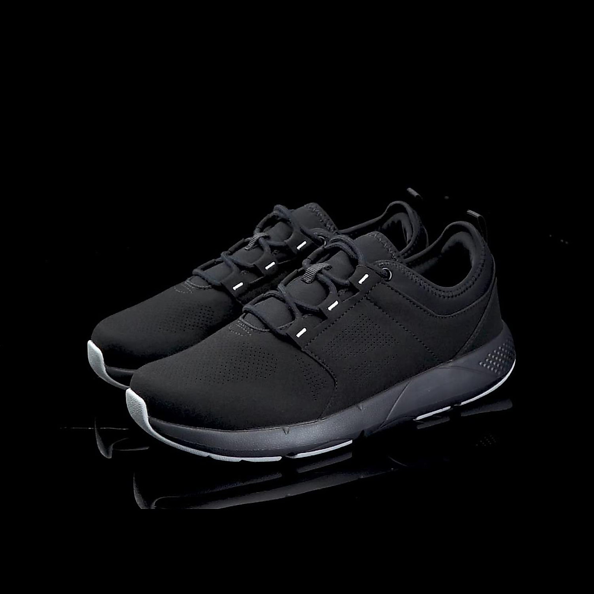 Waterproof Work Sneakers Men Zapatos de Trabajo para Hombres Non Slip Food Service Work Shoes Lightweight Kitchen Restaurant Nurse Chef Footwear Non Slip Anti Oil Black