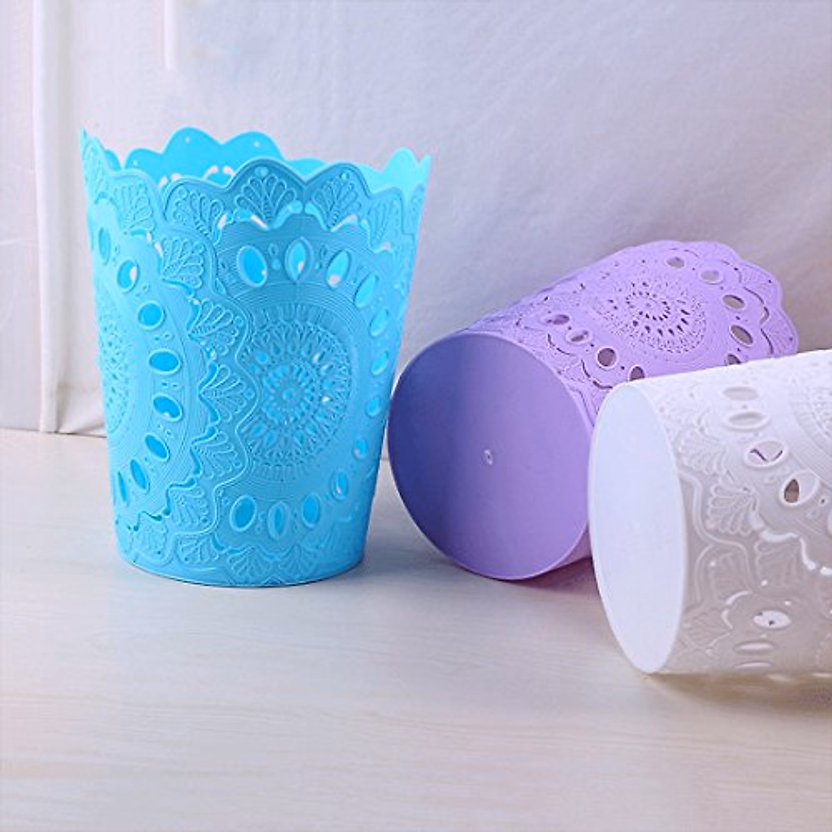 HMANE Wastebasket, PP Hollow Pattern Solid Color Paper Basket Trash Can Dustbin Without Lid - 5.7 x 7.8 x 9.5 inches