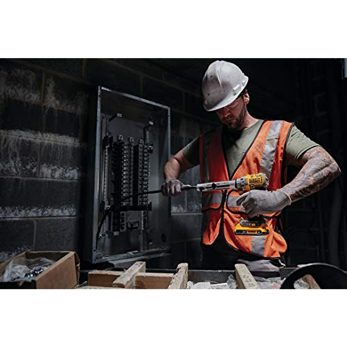 DEWALT 20V MAX Battery, Compact 2.0Ah (DCB203)