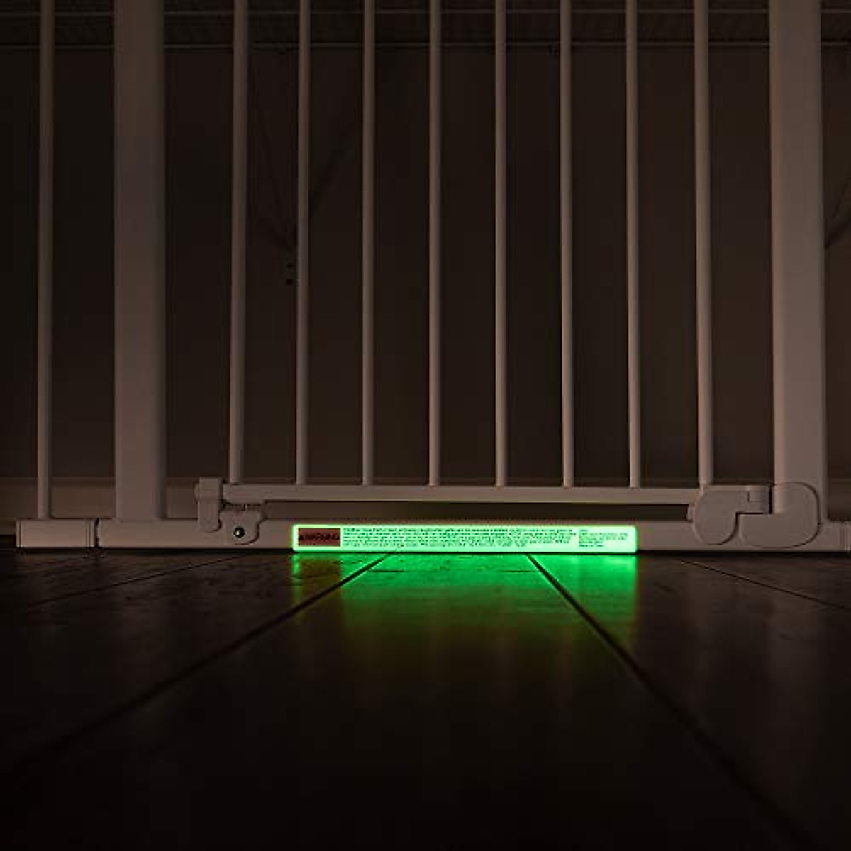 Qdos Safety Auto-Close SafeGate Baby Gate - Professional Grade Meets Tougher European Standards - Automatically Closes & Latches - Magnetic Lock Indicator - Easy Installation | Pressure Mount | White