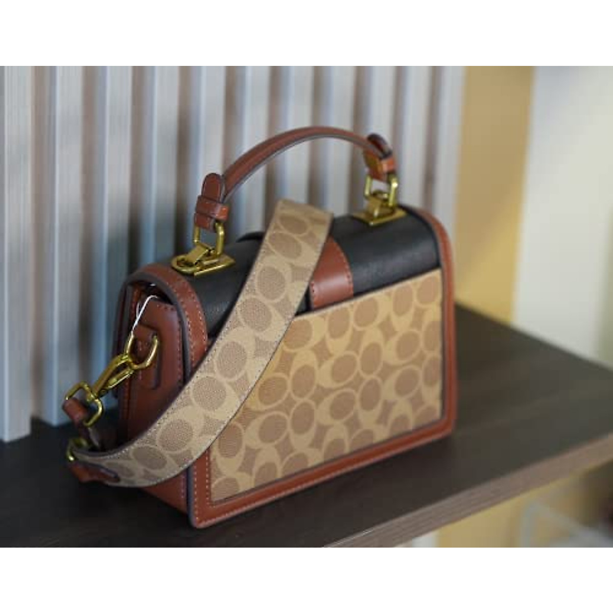 Small Crossbody Bags For Women - Leather handbag - Satchel Shoulder Bag - Fashion Design -Gold clasp - Multifunctional (Black)