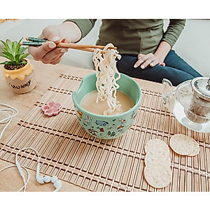 Toynk Disney Winnie the Pooh Allover Icons 20-Ounce Ramen Bowl and Chopstick Set