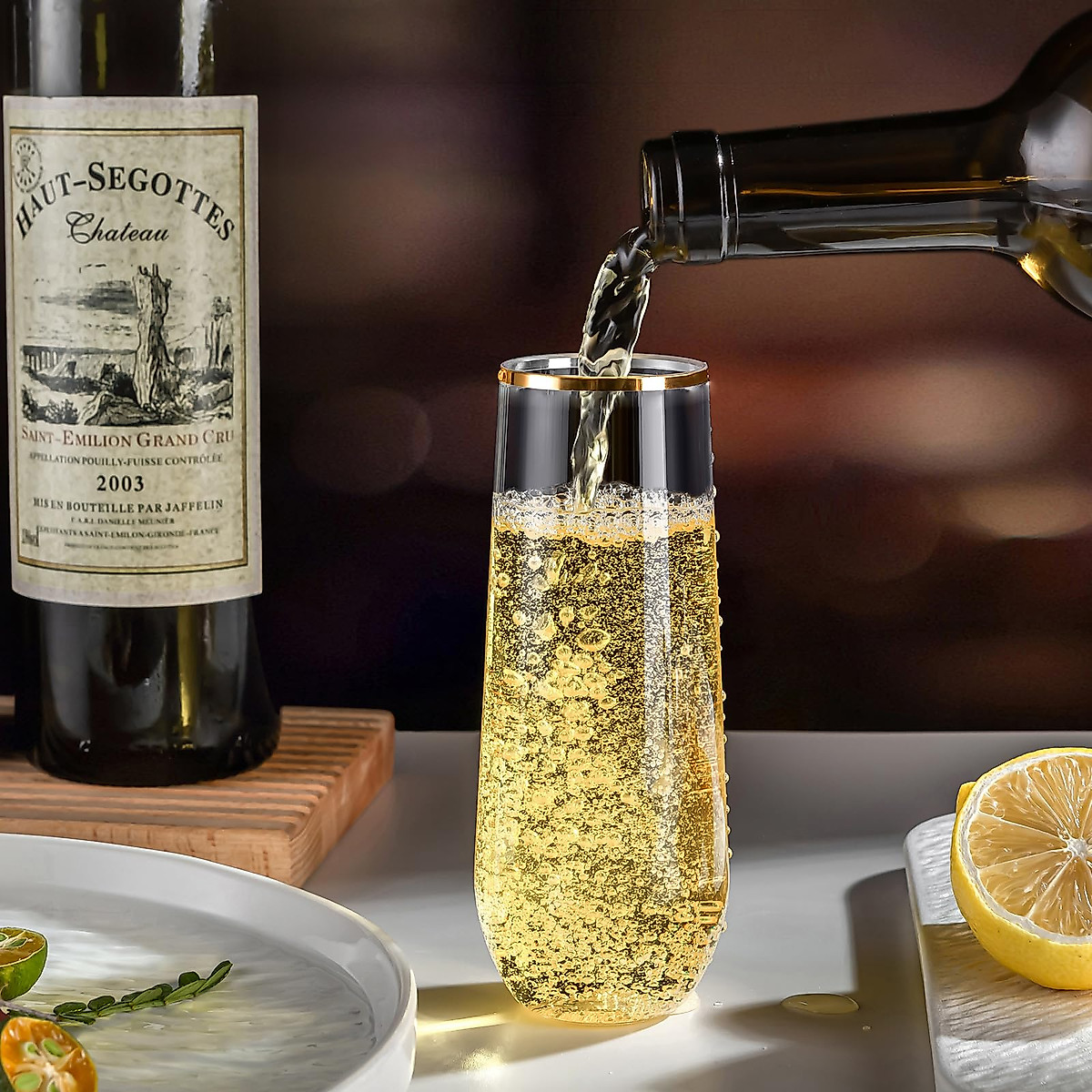 Lueumxc 48 Pack Plastic Champagne Flutes, 9 Oz Plastic Stemless Champagne Flutes Disposable Gold Rim Clear Plastic Toasting Glasses Shatterproof Recyclable and BPA-Free Perfect For Wedding