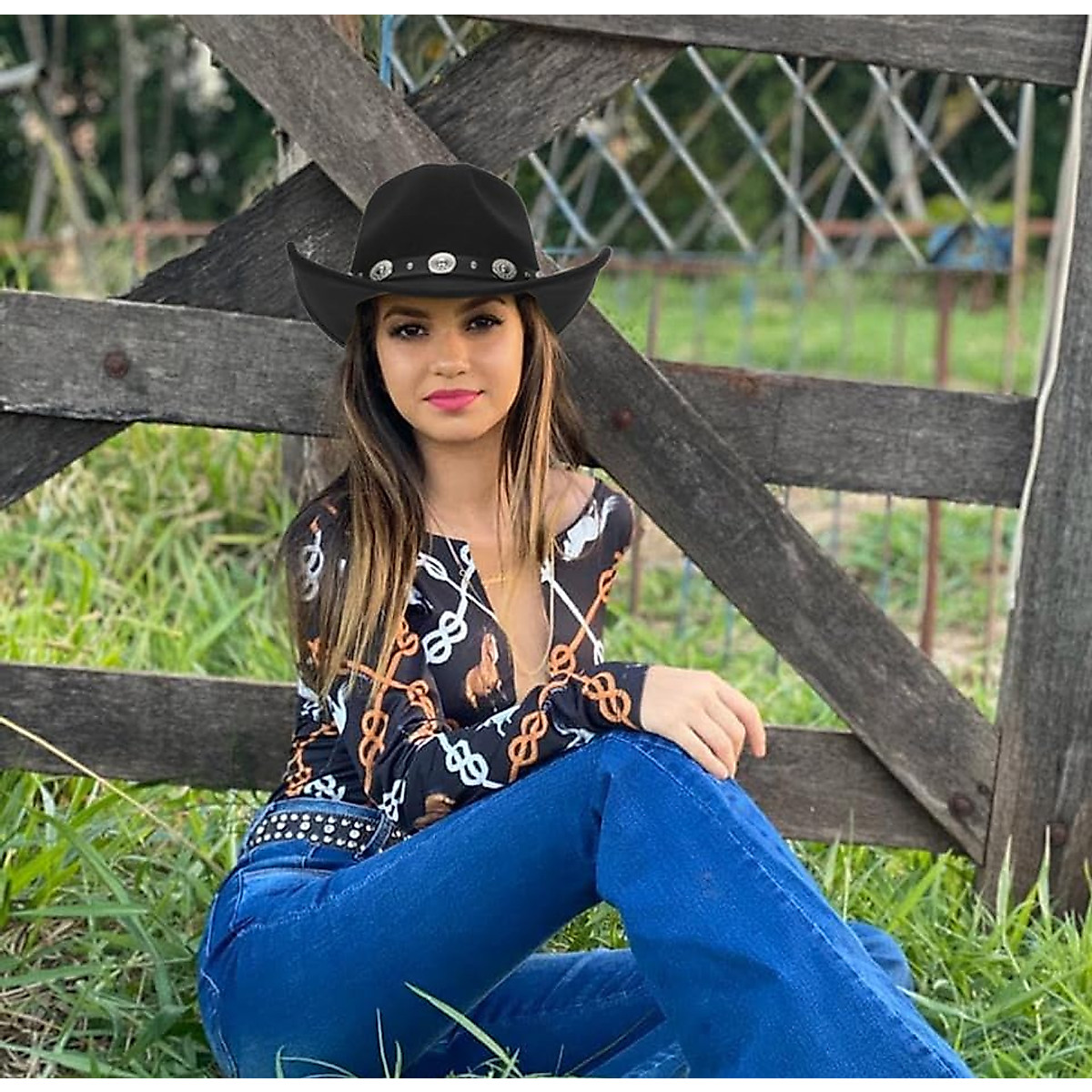 Classic Western Cowboy Hat for Women and Men Roll Up Wide Brim Felt Fedora Hats Cowgirl Hat with Belt Buckle Black