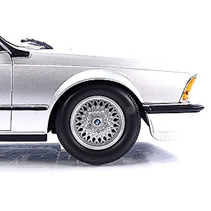 Minichamps 1982 635 CSi Silver Metallic 1/18 Diecast Model Car 155028107