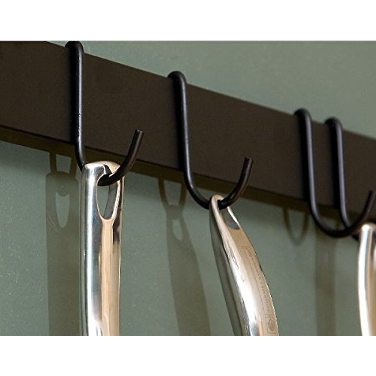 Rogar 24" Black Bar Rack with 4 Black Hooks