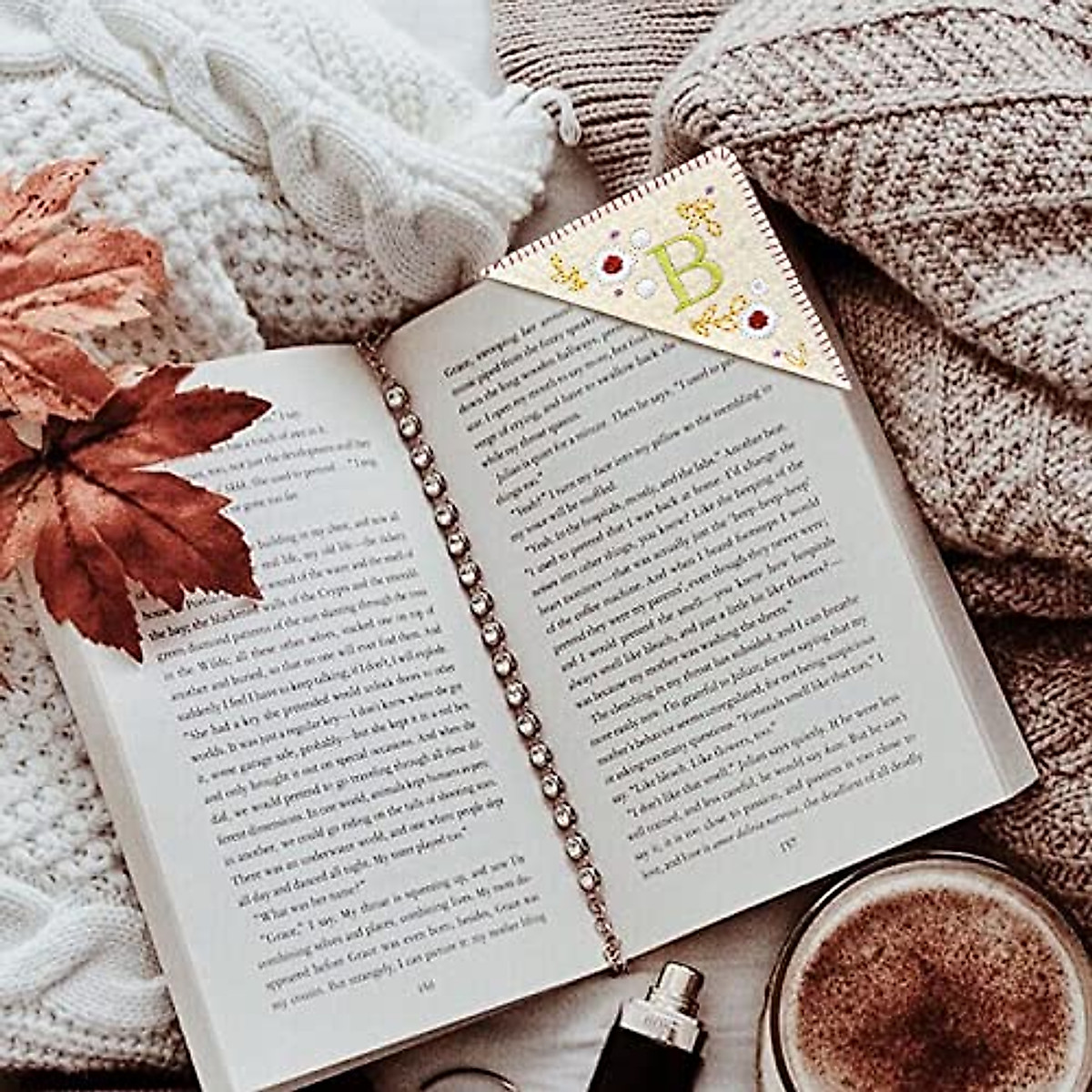 Personalized Hand Embroidered Corner Bookmark, 26 Letters Cute Flower Embroidered Corner Bookmark Embroidery Book Marker Clip for Book Lovers Bookmarks for Reading Lovers Meaningful Gift