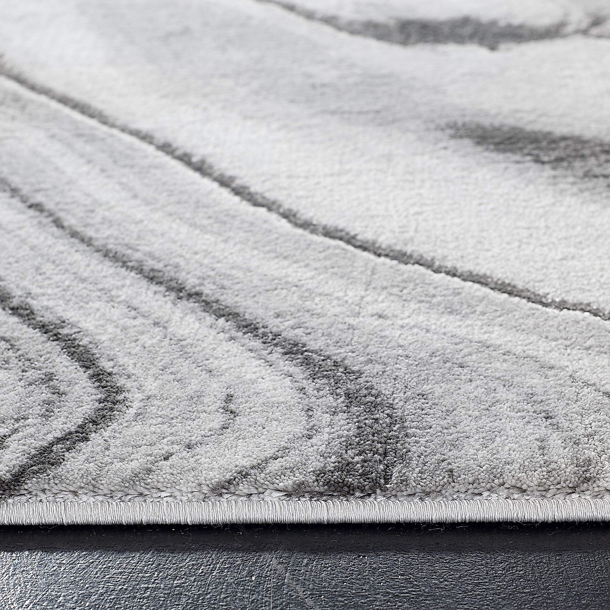 SAFAVIEH Craft Collection Area Rug - 8' x 10', Grey & Silver, Modern Abstract Design, Non-Shedding & Easy Care, Ideal for High Traffic Areas in Living Room, Bedroom (CFT819G)