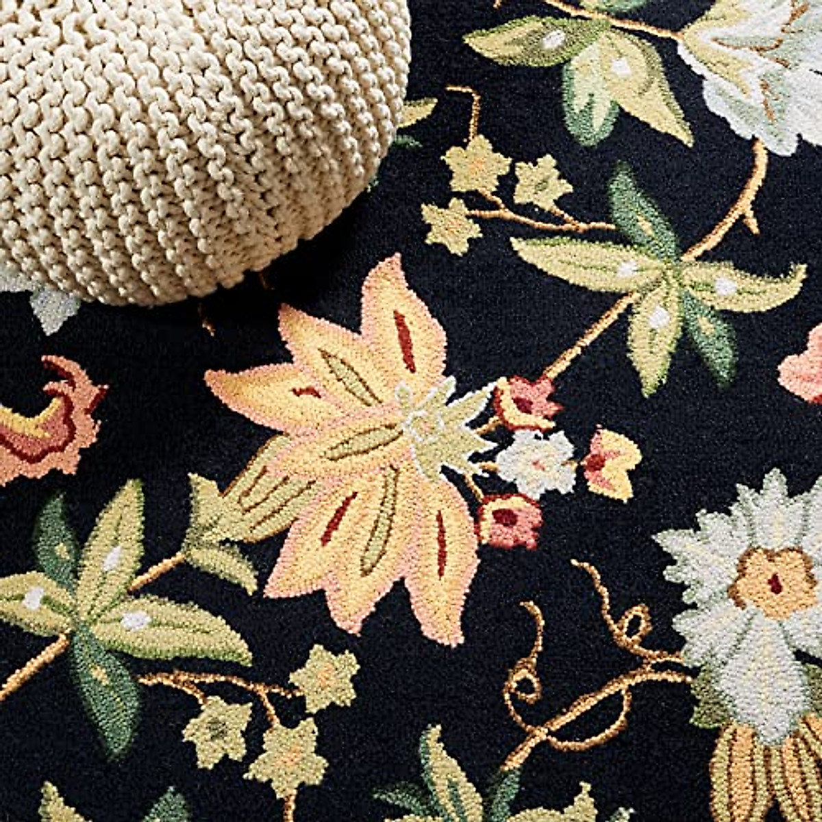 SAFAVIEH Chelsea Collection 1'8" x 2'6" Black HK311A Hand-Hooked French Country Wool Accent Rug