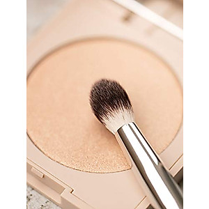 ILIA - Blending Brush | Non-Toxic, Vegan, Cruelty-Free, Clean Makeup
