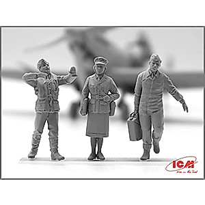 ICM 48081 - RAF Pilots and Ground Personnel (1939-1945) (7 Figures - 3 Pilots, 3 Mechanics, 1 Wren Member, and Dog Figure) - Scale 1:48