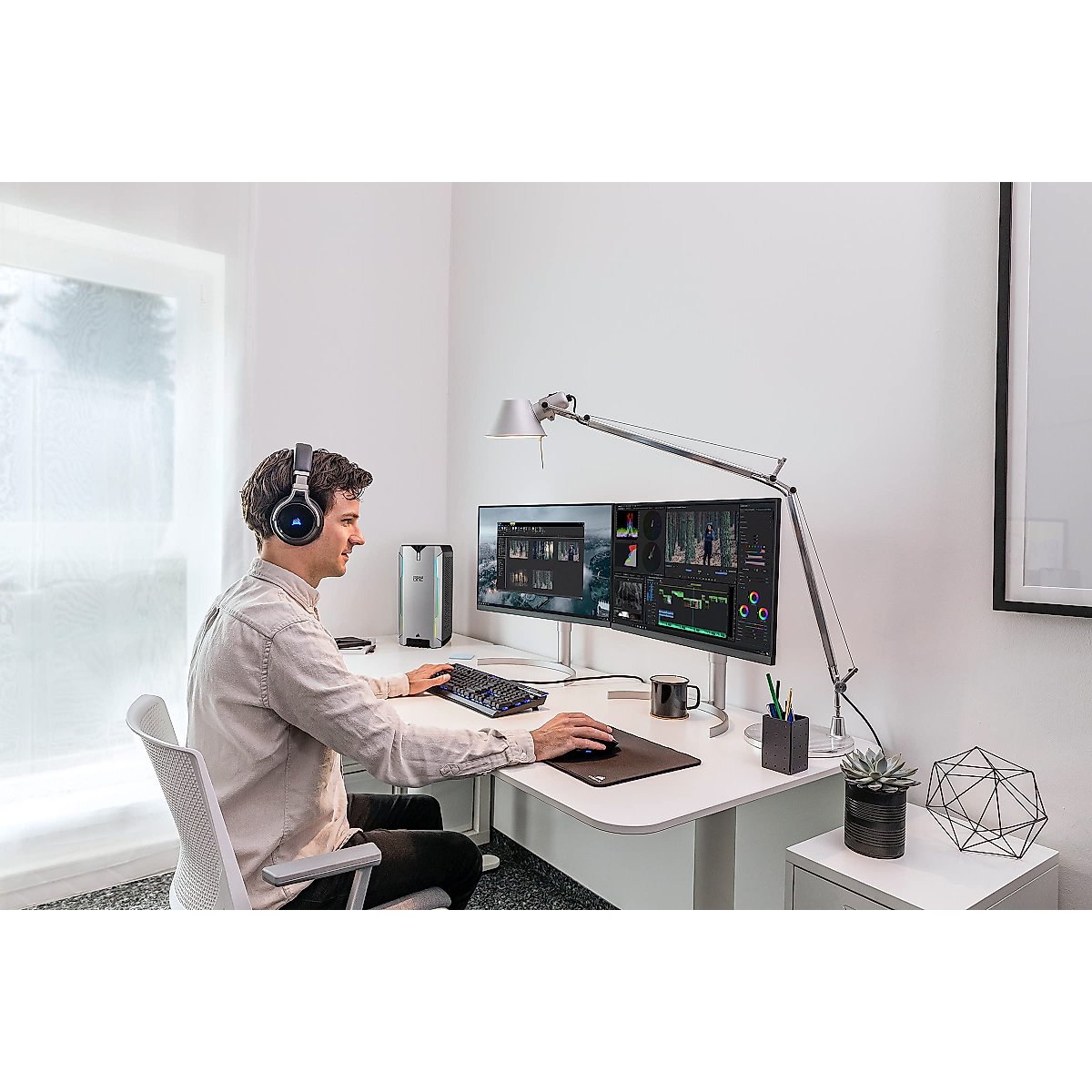 Corsair ONE PRO a200 Compact Workstation-Class PC - AMD Ryzen™ 9 5950X CPU - NVIDIA® GeForce RTX™ 3080 Graphics - 64GB Vengeance LPX DDR4 Memory, 2TB, Windows 10 Pro,Bright Silver