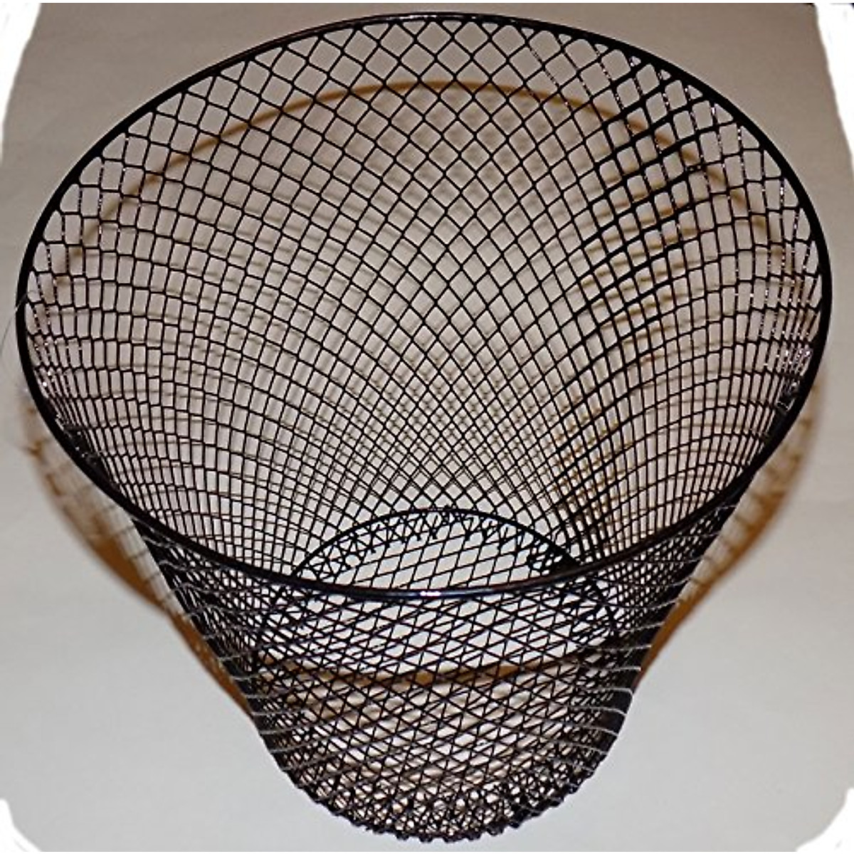 ESSENTIALS Black Wired Mesh Waste Basket 10.75 in Tall (2.72 Gallons = 10.89 Quarts = 10.3 Liters of Volume)