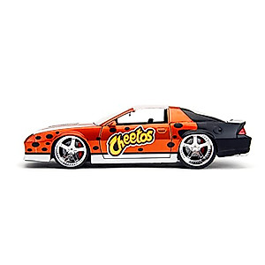 Jada Toys Cheetos 1:24 1985 Chevy Camaro Z28 Die-Cast Car & 2.75" Chester Cheetah Figure, Orange