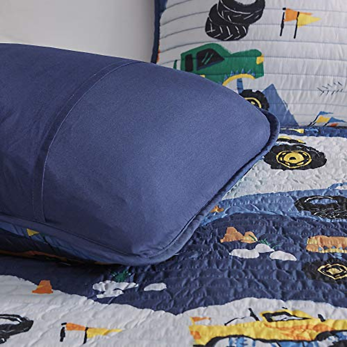 Mi Zone Kids Nash Reversible Quilt Set, Vibrant Fun Design, Lightweight All Season Children Bedding, Coverlet Bedspread, Boys Bedroom Décor, Twin, Big Wheel Monster Trucks 3 Piece