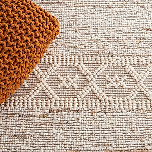 SAFAVIEH Natura Collection Area Rug - 8' x 10', Ivory & Beige, Handmade Moroccan Boho Farmhouse Rustic Tassel Wool, Ideal for High Traffic Areas in Living Room, Bedroom (NAT295A)