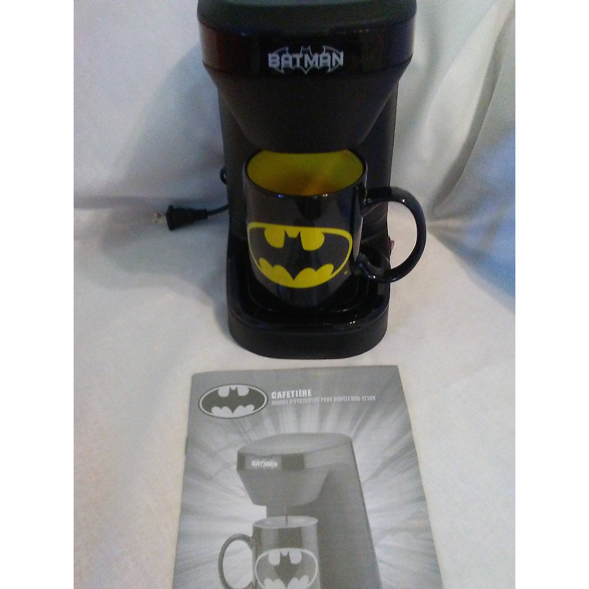 DC Batman 1-Cup Coffee Maker with Mug by Warner Bros - Single Serve Drip Coffee Machine - Features Removable Filter Basket & Drip Tray - Includes Batman Mug - 12 Oz Mug