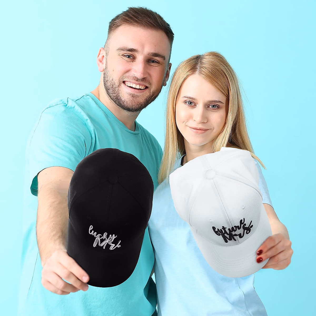 Retisee 2 Pieces Mr and Mrs Hats Future Bride Caps Gifts Baseball Caps Mr and Mrs Groom Gifts Honeymoon Cotton Wedding Party Gifts Matching Baseball Caps for Couples, Black, White