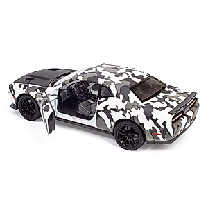Motormax All Star Toys Exclusive 2018 Dodge Challenger SRT Hellcat Widebody Camouflage 1/24 Diecast Model Car 79350 Camo