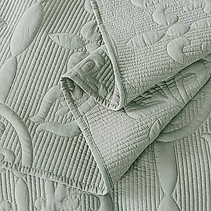 B2EVER Damask Quilt King Size Bedding Sets with Pillow Shams, Boho Lightweight Soft Bedspread Coverlet, Sage Green Quilted Blanket Thin Comforter Bed Cover for All Season, 3 Pieces, 104x90 inches