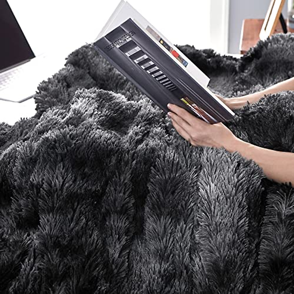 Comaza Soft Fuzzy Faux Fur Throw Blanket,Reversible Lightweight Shaggy Fluffy Cozy Plush Fleece Comfy Furry Sherpa Microfiber Blanket for Couch Sofa Bed,as Gift Home Decor(Tie Dye Black,Twin 60"x80")
