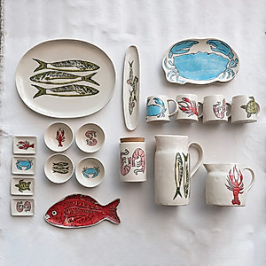 Creative Co-Op Stoneware Platter with Painted Fish, Multicolor Large