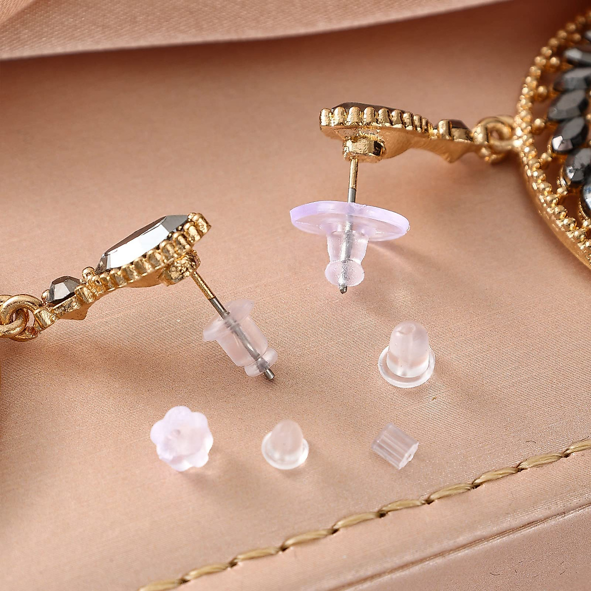 Nkwuire 6 Styles Silicone Earring Backs for Studs, 600 Pcs Clear Soft Earring Backings Hypoallergenic Plastic Rubber Earring Backs Clutch Stoppers Replacement Kits for Fish Hook Earring Studs Hoops