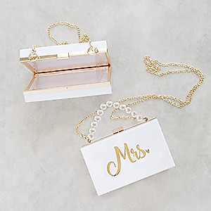 Bride Clutch Purse MRS Clutch for Wedding Day, Mrs Acrylic Purse with Hand-carried Pearl Chain and Metal Crossbody Chain, Bridal Shower Engagement Gift for Bride Honeymoon
