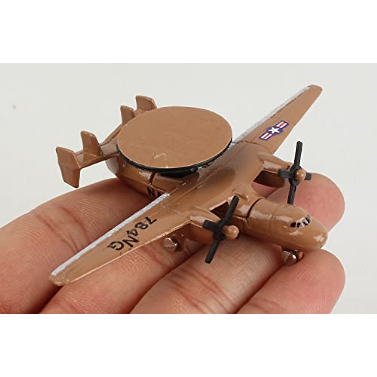 Daron Worldwide Trading Runway24 E2C Hawkeye Vehicle