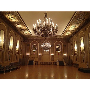 KOR (12 Pack) 7.5CFC/15/3 7.5W 120 Volt, Flame Candelabra Tip Chandelier Bulb, Clear CA5 Incandescent, Petite Decorative Lamp, E12 Candelabra Brass Plated Base, 40 Lumens, Dimmable.