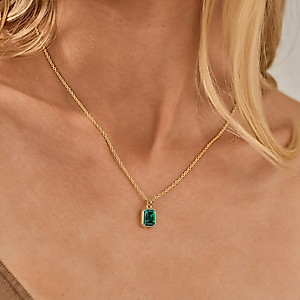 Vrsilver Birthstone Necklace for Women, Layered Gold Necklaces for Women Trendy Emerald Necklaces for Women May Birthstone Necklace for Girls Birthday Gifts for Women Gold Layered Necklaces for Women