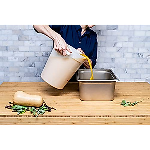 Carlisle FoodService Products CFS StorPlus Plastic Round Food Storage Container, 8 Quart, White, (Pack of 12)