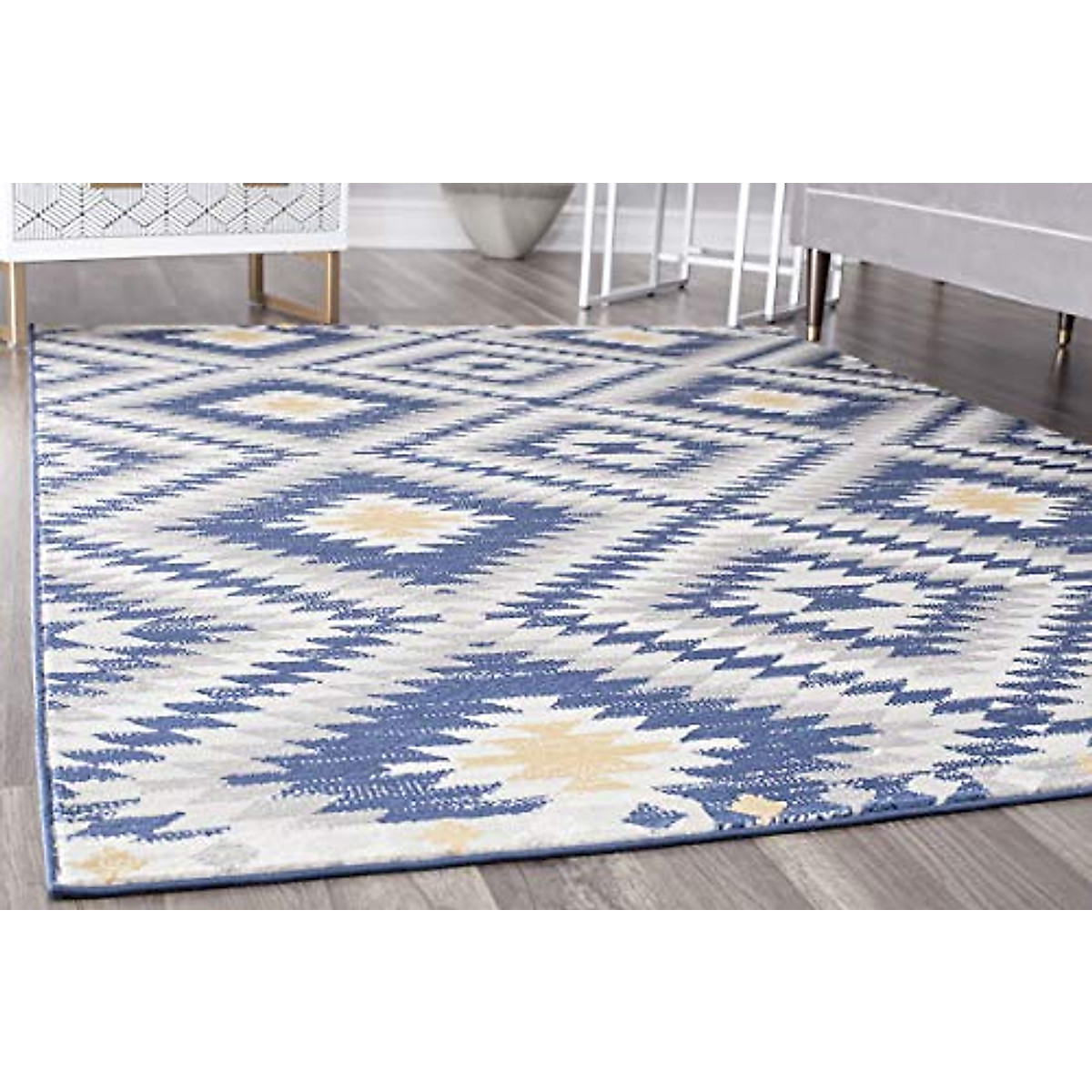CosmoLiving by Cosmopolitan Amaia Area Rug, 5 ft x 7 ft, Kilim Cadet