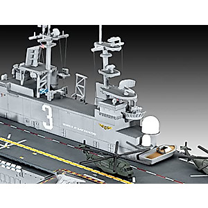 Revell 05178 Assault Carrier USS WASP Class 1:700 Scale Model Kit