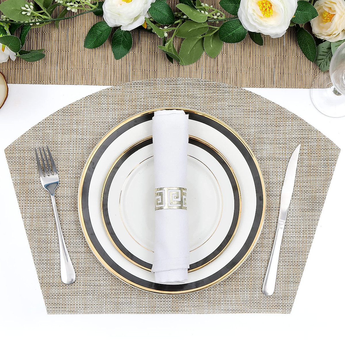 SHACOS Large Size Wedge Shape Placemats with Centerpiece Round Mat Set of 5 Round Table Place Mats Washable Dining Table Placemats Reversible, Beige