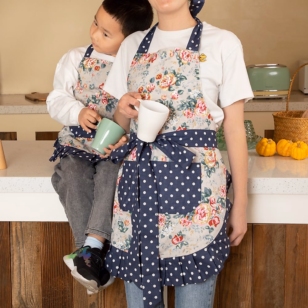 NEOVIVA Kitchen Aprons with Pockets for Mother and Daughter, Double-layered Bib Aprons for Cooking, Baking, BBQ and Gardening, Style Kathy, Floral Quarry Bloom