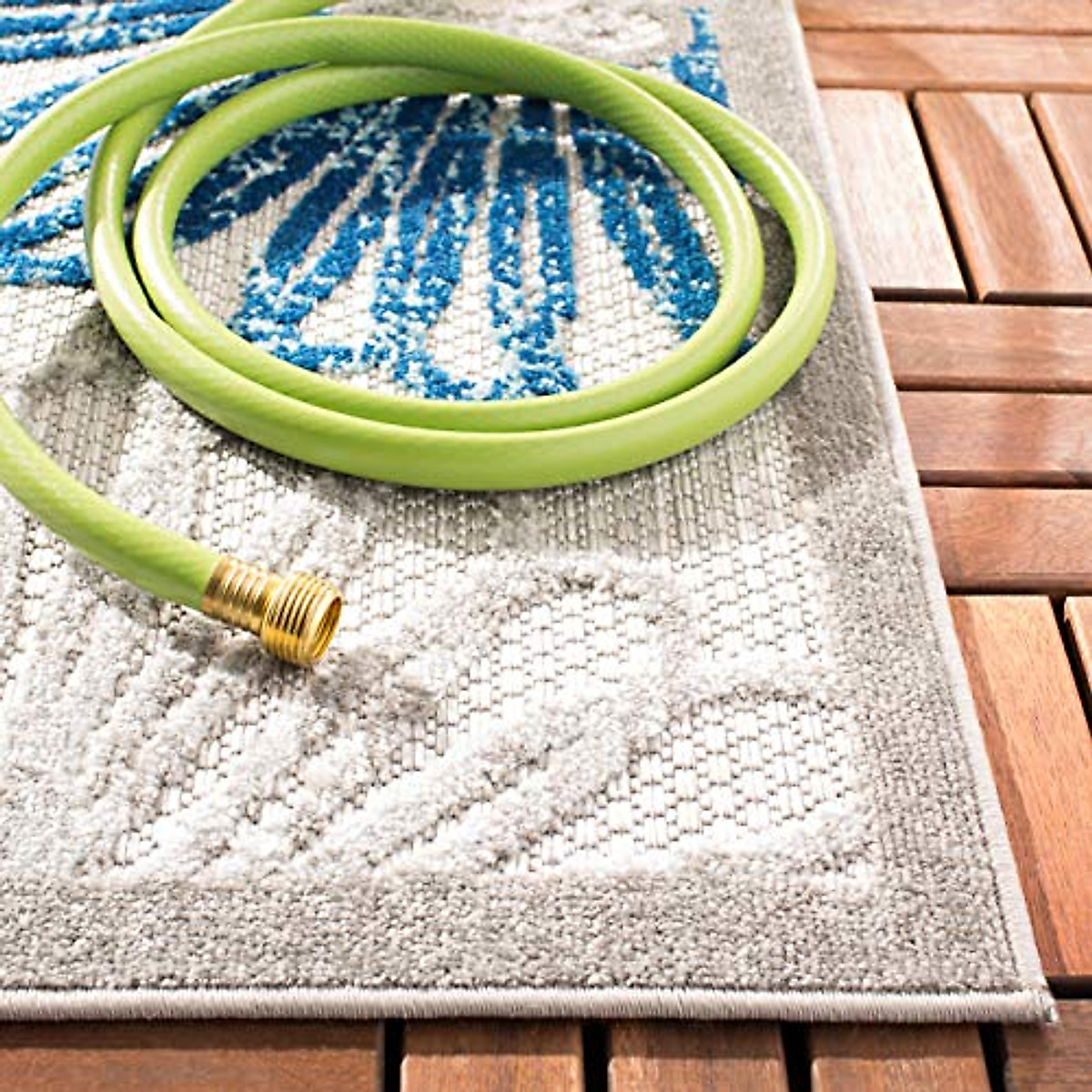 SAFAVIEH Cabana Collection Accent Rug - 4' x 6', Grey & Blue, Floral Design, Non-Shedding & Easy Care, Indoor/Outdoor & Washable-Ideal for Patio, Backyard, Mudroom (CBN801F)