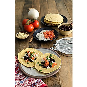 Bob's Red Mill Organic Masa Harina Corn Flour, 24-ounce (Pack of 4)