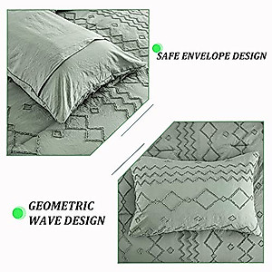 Green Tufted Comforter Set Queen Size (90×90 inches), Boho Shabby Chic Comforter Geometry Embroidery Bedding Set 3 Pieces (1 Comforter + 2 Pillowcases), Soft Microfiber Comforter for All Seasons
