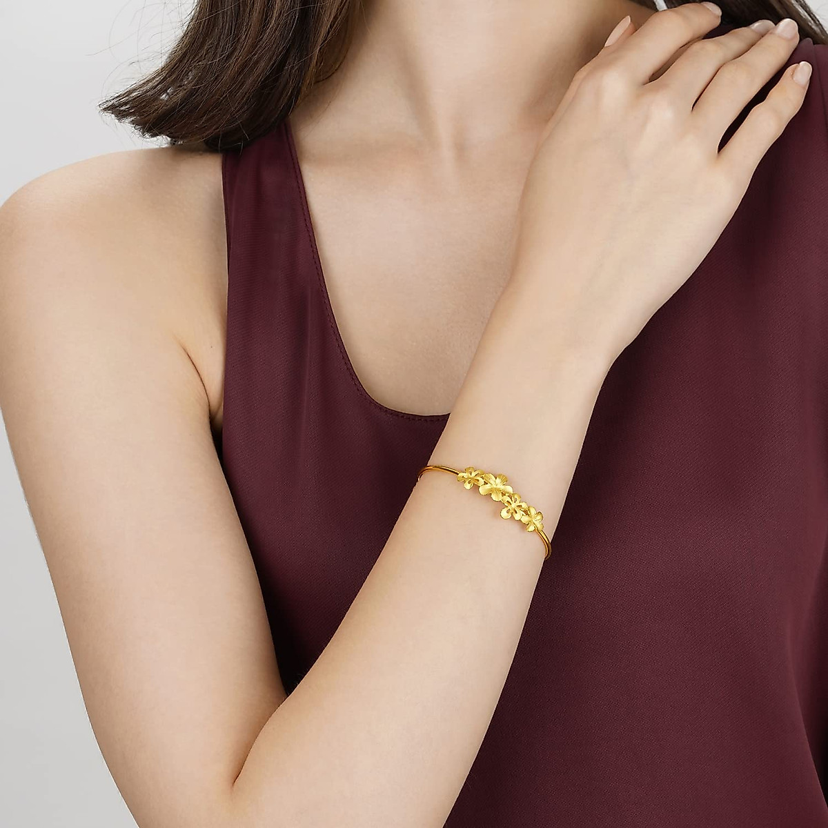 CHOW SANG SANG Chinese Wedding Collection 999.9 24K Gold Price-by-Weight 9.73g Gold Floral Bangle for Women 89224K