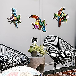 J-Fly Metal Parrot Wall Decor Tropical Outdoor Wall Decor Parrot Outdoor Metal Wall Art Metal Bird Wall Decor Outdoor Toucans Decor Patio Wall Fence Garden Home Kitchen Decor 11 Inch