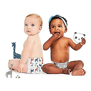 The Honest Company Super Duper Club Box with TrueAbsorb Baby Diapers & Honest Baby Wipes | Size 5 | Eco-Friendly Diapers | Hypoallergenic Wipes | Stylish Prints