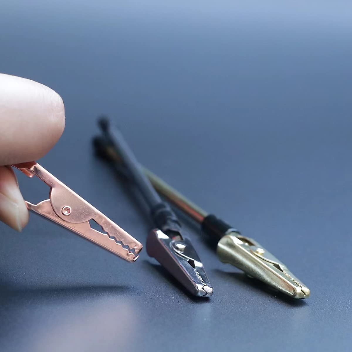 3 Pcs Bracelet Tool Jewelry Helper Hands Bracelet Helper Jewelry Clasp Helper Fastening and Hooking Equipment for Necklace Bracelet Watch Clasps Zippers Crafts Adjustment (Gold, Silver, Rose Gold)…