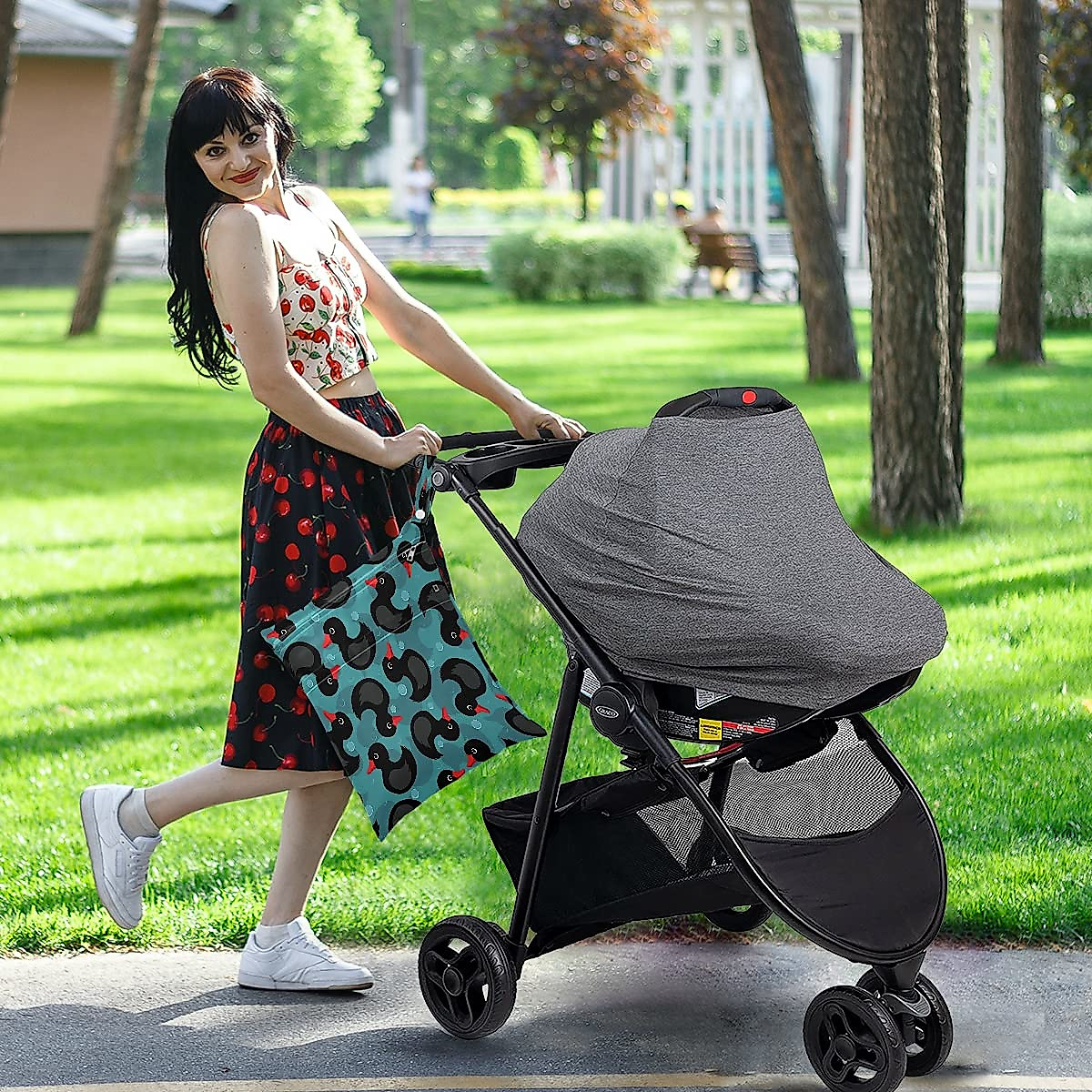 2 PCs Wet Dry Bag Animal Duck Print Waterproof Wet Bag Cloth Reusable Diapers Wet Swimsuit Bag for Toiletries Travel Beach Pool Stroller Gym