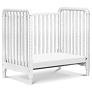 DaVinci Jenny Lind 3-in-1 Convertible Mini Crib in White, Removable Wheels, Greenguard Gold Certified